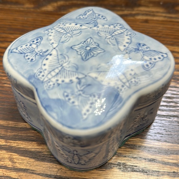 Storage & Organization | Vintage Hand Painted Porcelain Trinket Box ...